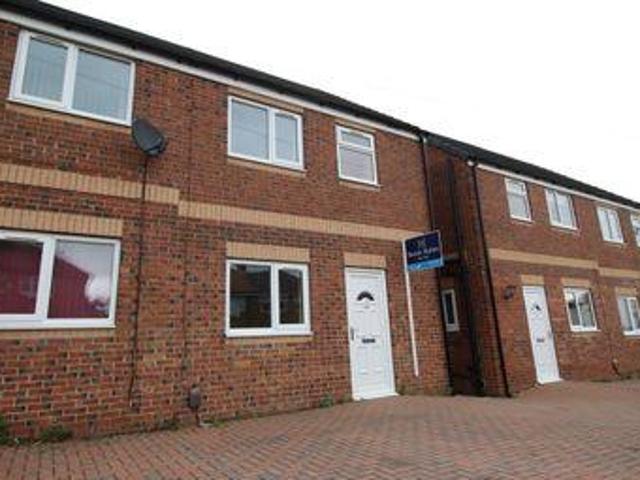 2 Bedrooms for rent in Eaglesfield Drive, Bradford BD6