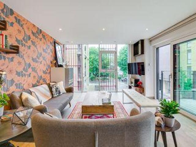 2 Bedrooms for rent in Enterprise Way, London SW18