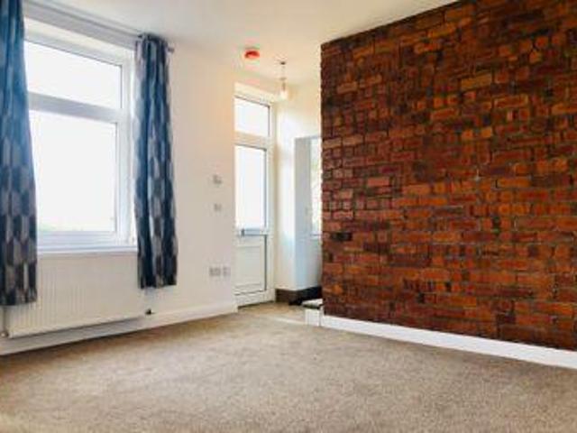 2 Bedrooms for rent in Finkle Lane, Gildersome, Leeds LS27