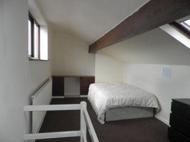 2 Bedrooms for rent in Harold Terrace, Hyde Park, Leeds LS6