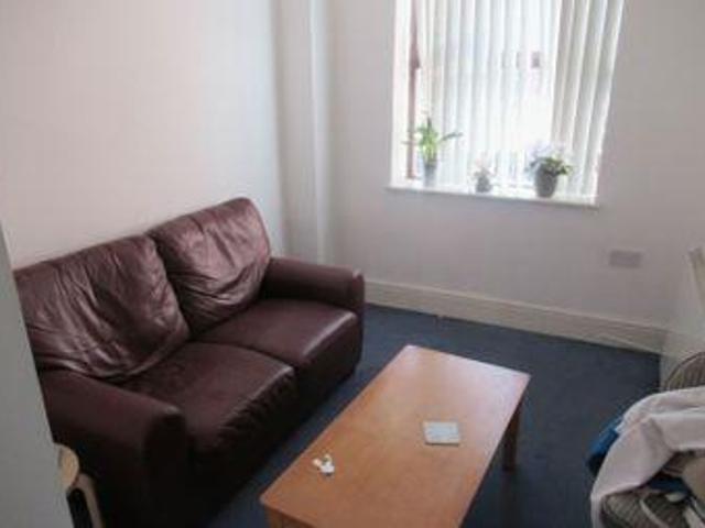 2 Bedrooms for rent in Hathersage Road, Manchester M13