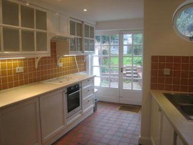 2 Bedrooms for rent in Heol Fair, Llandaff, Cardiff CF5