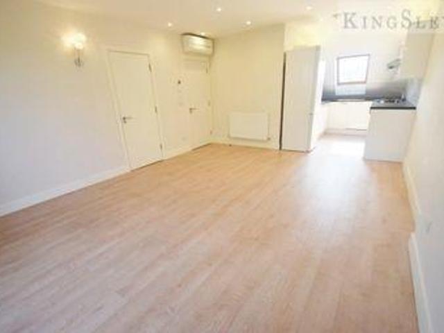 2 Bedrooms for rent in Helenslea Avenue, London NW11