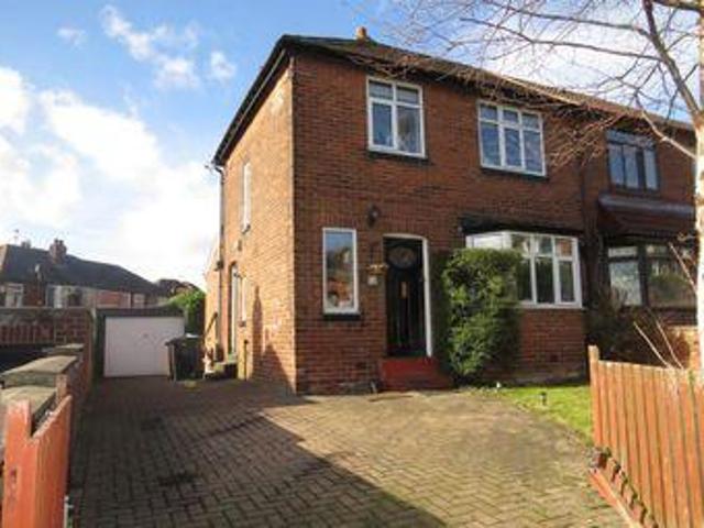 2 Bedrooms for rent in Highthorne Grove, Shadwell, Leeds LS17