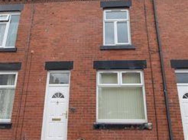 2 Bedrooms for rent in Hilton Street, Bolton BL2