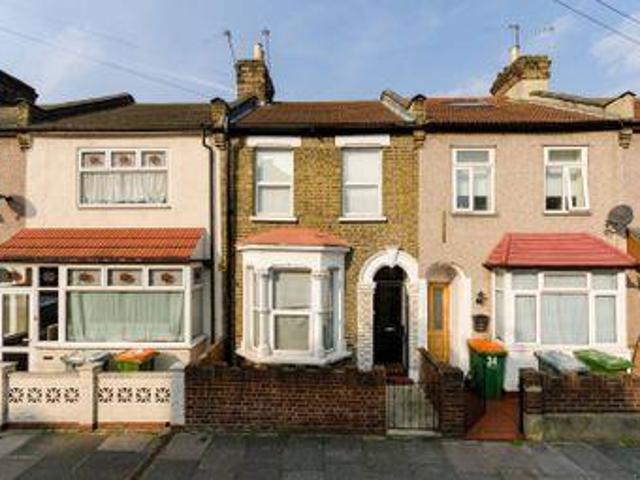 2 Bedrooms for rent in Holbrook Road, Stratford E15