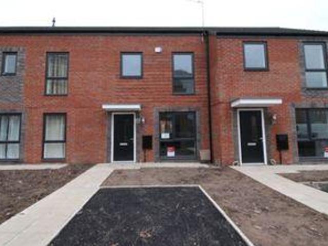 2 Bedrooms for rent in Landos Road, Manchester M40