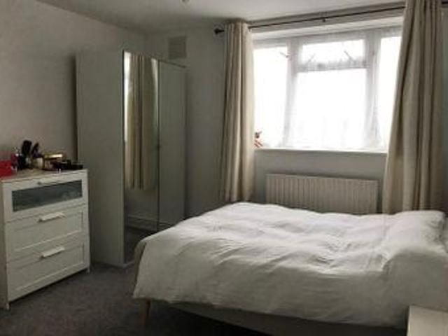2 Bedrooms for rent in Longbridge Road, Barking IG11
