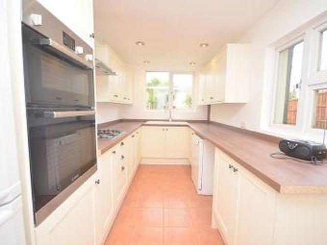 2 Bedrooms for rent in Park Lane, Hornchurch RM11