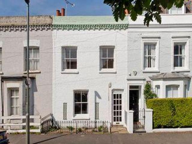 2 Bedrooms for rent in Poyntz Road, London SW11