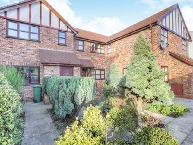 2 Bedrooms for rent in Queens Close, Hyde SK14