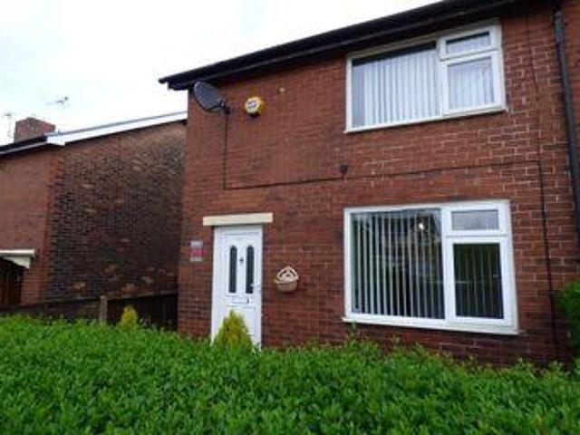 2 Bedrooms for rent in Stand Lane, Manchester M26