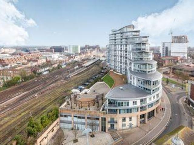 2 Bedrooms for rent in Station Approach, Woking GU22