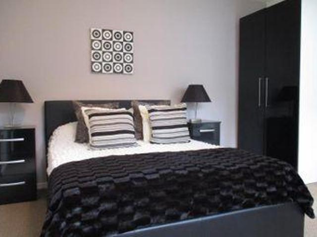 2 Bedrooms for rent in Station Parade, Kirkstall, Leeds LS5