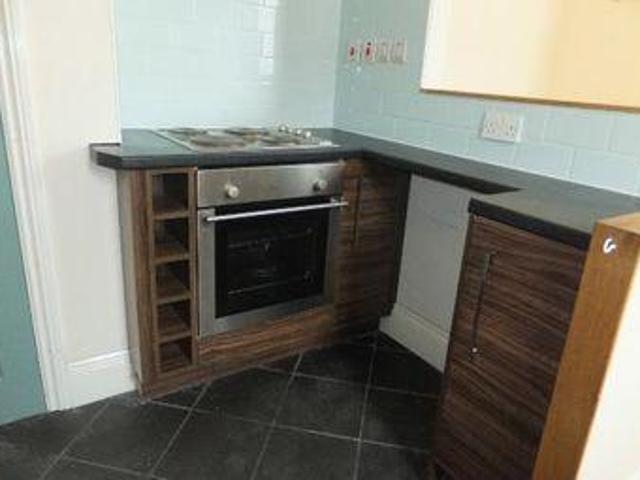 2 Bedrooms for rent in Skelton Terrace, Eastend Park, Leeds LS9
