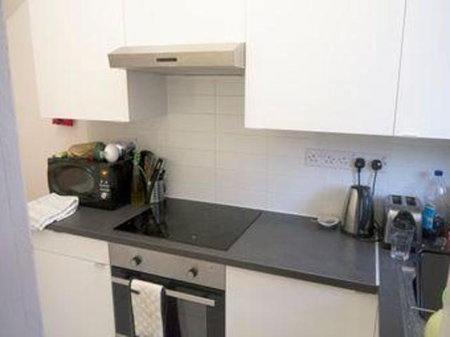 2 Bedrooms for rent in Thornville View, Hyde Park, Leeds LS6