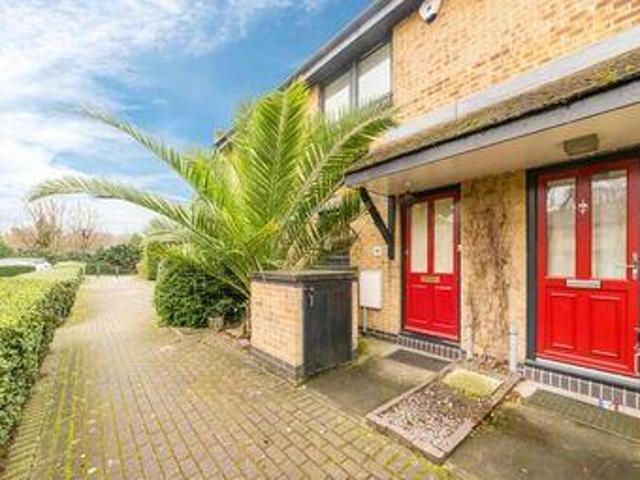 2 Bedrooms for rent in Undine Road, London E14