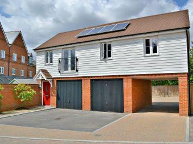 2 Bedrooms for rent in Wells Croft, Wickhurst Green, Broadbridge Heath, West Sussex RH12