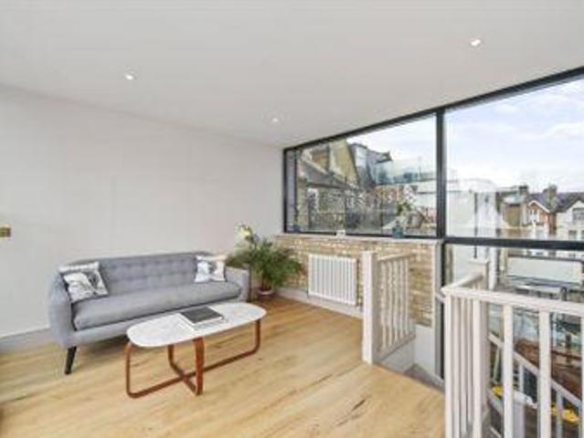 2 Bedrooms for sale in Mysore Road, London SW11