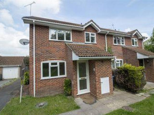 2 Bedrooms for sale in Netherhouse Moor, Church Crookham, Fleet GU51