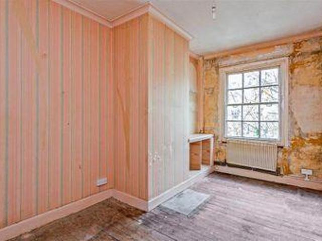 2 Bedrooms for sale in Odger Street, London SW11