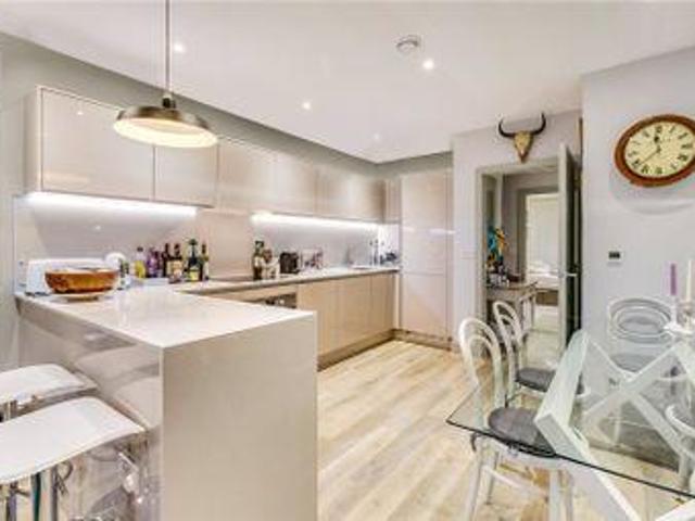 2 Bedrooms for sale in Butler Court, Hyde Lane, London SW11