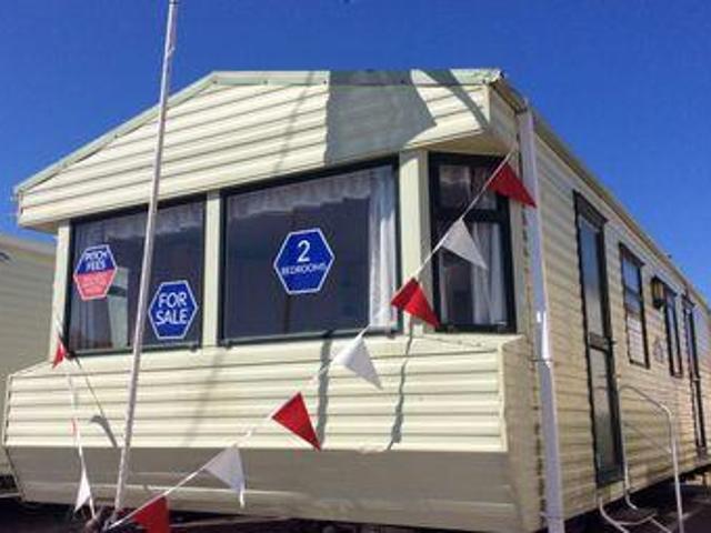 2 Bedrooms for sale in Beach Road, St. Osyth, Clacton On Sea CO16
