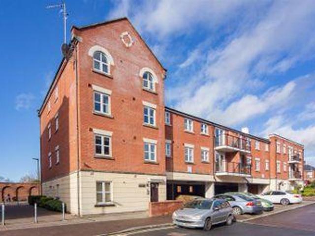 2 Bedrooms for sale in Brookbank Close, Cheltenham GL50