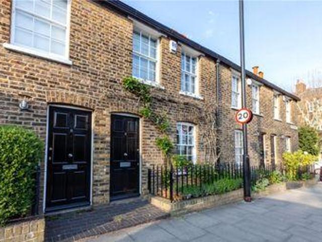 2 Bedrooms for sale in Castle Yard, London N6