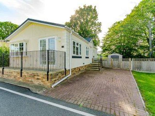 2 Bedrooms for sale in Cedar Lane, Woodlands Park, Biddenden, Ashford TN27