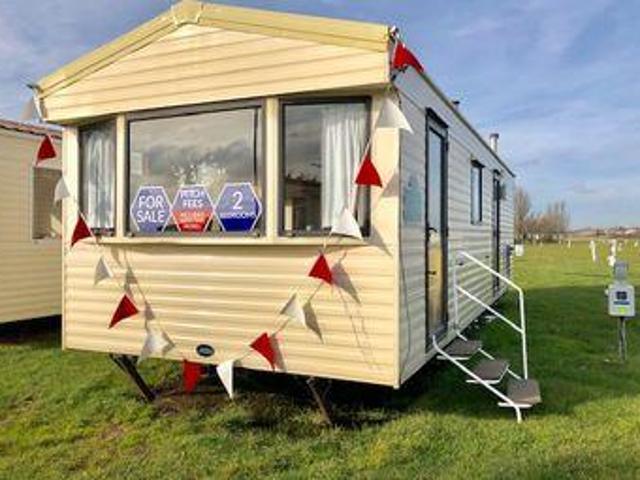 2 Bedrooms for sale in Clacton On Sea CO15