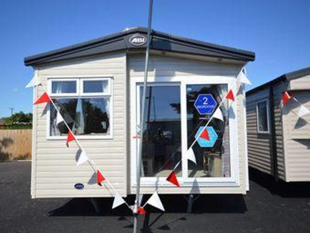 2 Bedrooms for sale in Colchester Road, St. Osyth, Clacton On Sea CO16