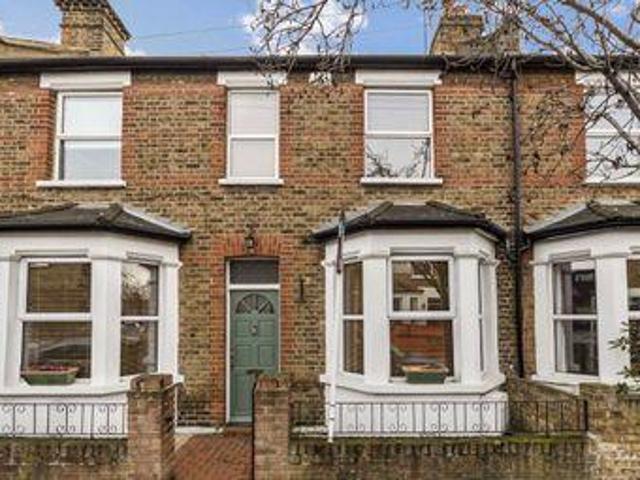 2 Bedrooms for sale in Coningsby Road, London W5