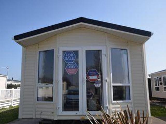 2 Bedrooms for sale in Eastbourne Road, Pevensey Bay, Pevensey BN24