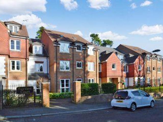 2 Bedrooms for sale in Fairfield Road, East Grinstead RH19