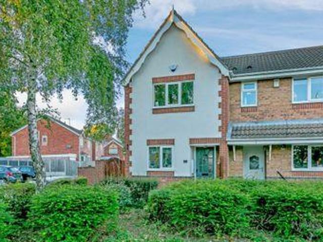 2 Bedrooms for sale in Farriers Place, Castleford, West Yorkshire WF10