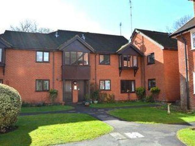 2 Bedrooms for sale in Hook, Hampshire RG27