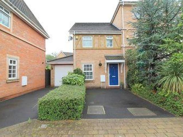 2 Bedrooms for sale in Holland House Court, Preston PR5