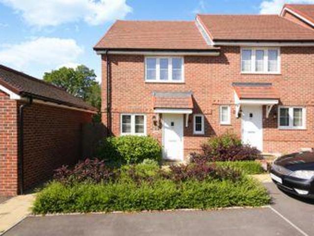2 Bedrooms for sale in Icarus Avenue, Burgess Hill RH15