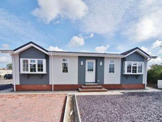 2 Bedrooms for sale in Lynwood Park, Warton, Preston PR4