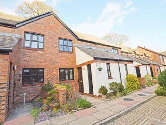 2 Bedrooms for sale in Lenten Street, Alton GU34