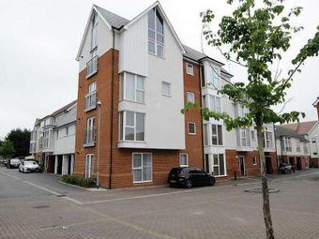 2 Bedrooms for sale in Pearl Square, Chelmsford CM2