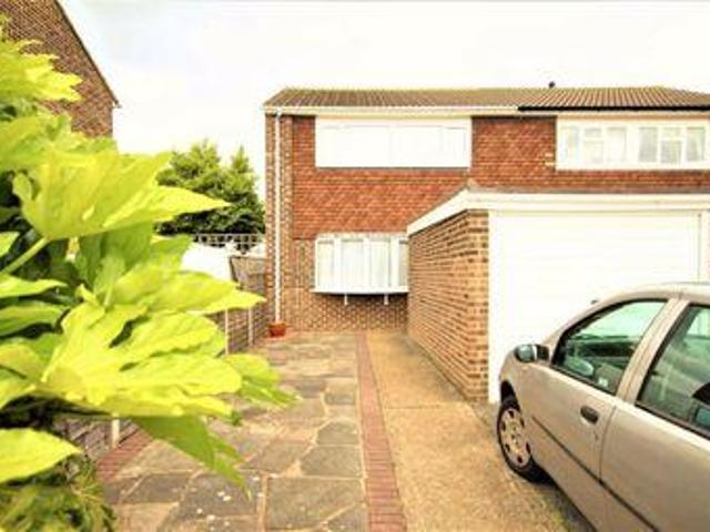 2 Bedrooms for sale in Portnoi Close, Rise Park RM1