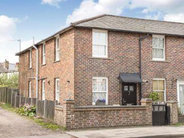 2 Bedrooms for sale in St. Albans Road, Barnet EN5