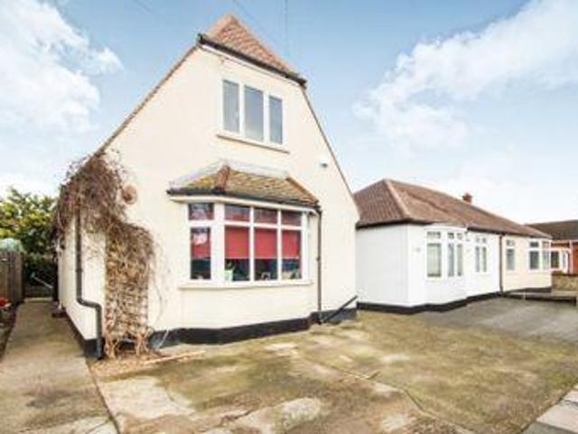 2 Bedrooms for sale in South Crescent, Southend On Sea SS2