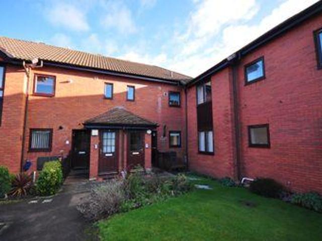 2 Bedrooms for sale in Thingwall Road, Irby, Wirral CH61