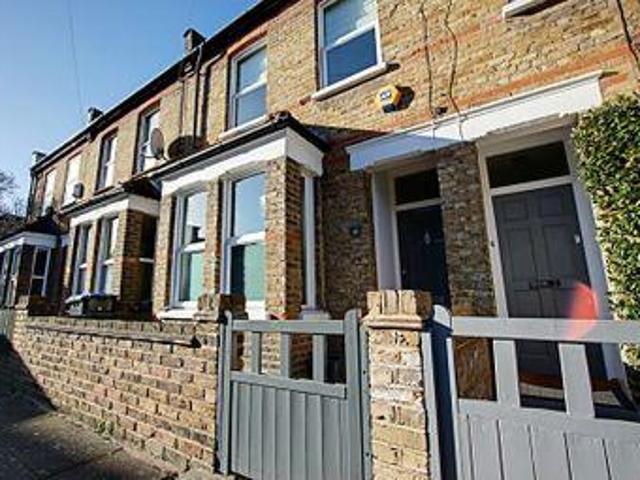 2 Bedrooms for sale in Walton Street, Enfield EN2