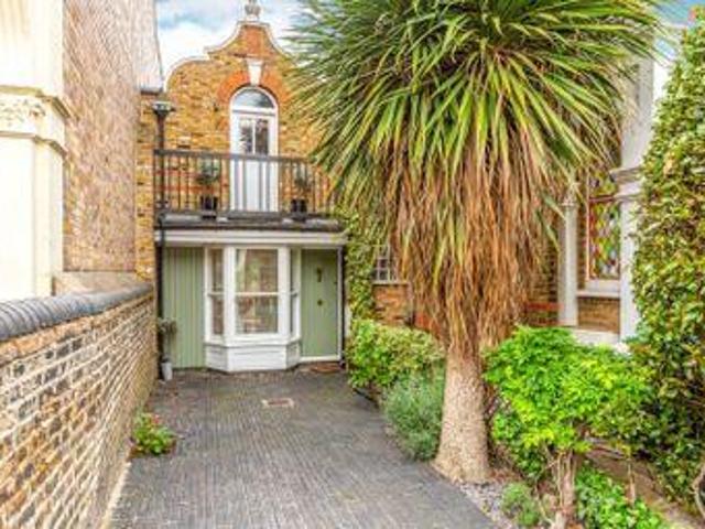 2 Bedrooms for sale in Weston Park, Crouch End N8