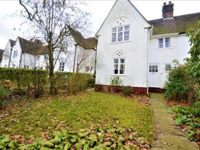 2 Bedrooms for sale in Wordsworth Walk, London NW11