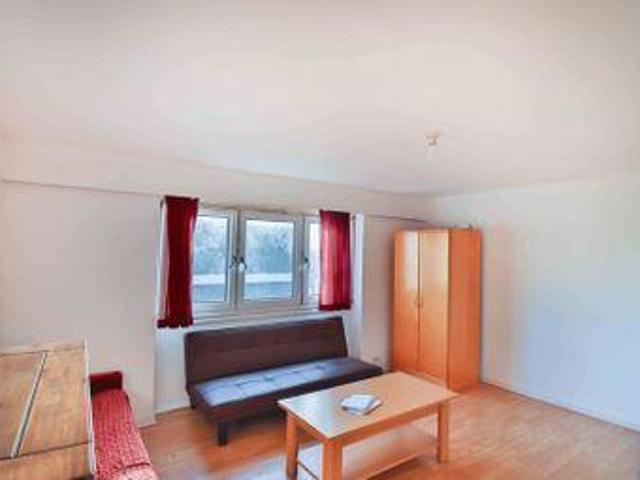 2 Bedrooms for sale in 2 Bedroom Maisonette, High Street, London E13